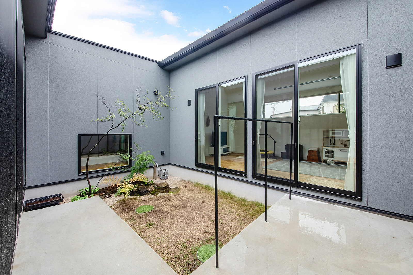 外出するより居心地いい、中庭のあるロの字型の平屋 浜松市・湖西市のデザイン注文住宅 エスコネ